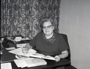 Bio – Stealey, Helen Louise – DreamersAndGiants.com